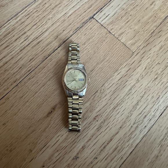 Seiko | Accessories | Womens Seiko 3e23a60 With Daydate | Poshmark